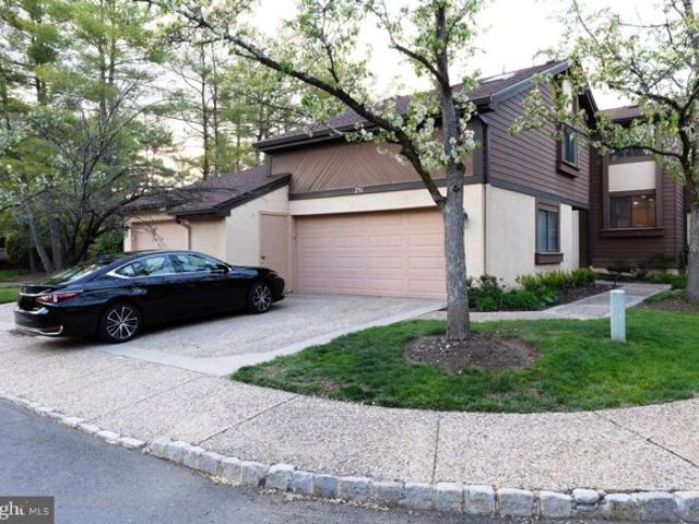 Sayre Dr, Princeton, Condo For Sale