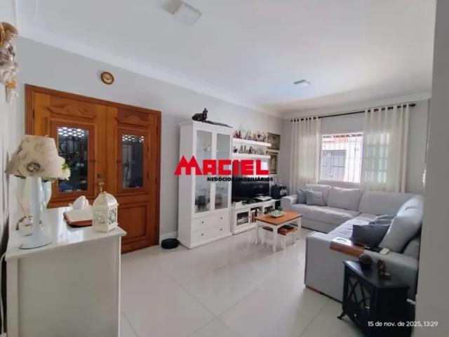SD Exclusiva Casa Térrea com Piscina e Acabamento Premium no Reserva do Bosque