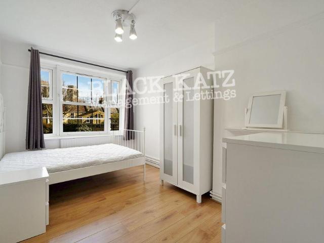 SE15 4 bed apartment to rent £2,968 pcm £685 pw