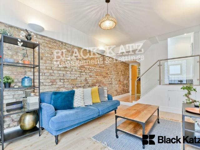 SE1 2 bed house to rent £11,925 pcm £2,752 pw