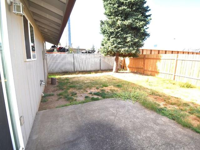 SE 148th Ave Sixplex 2 Bedroom Apartment for Rent at Se 148th Ave, Portland, OR 97233 Glenfair