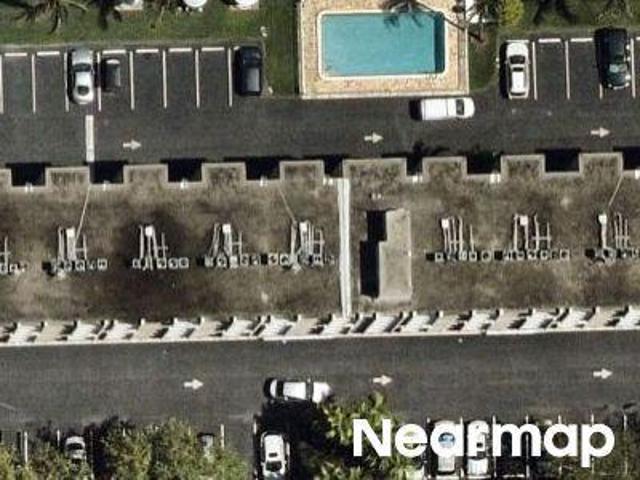 SE 15th St Apt 413