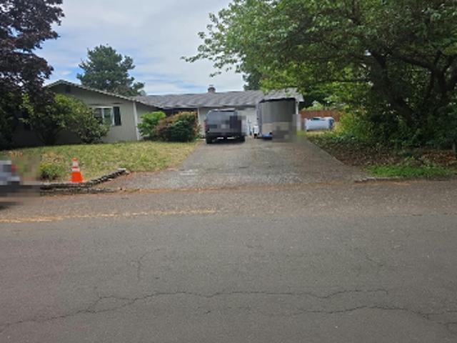 SE 15th St