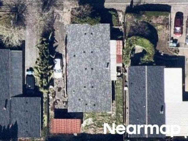 SE 207th St
