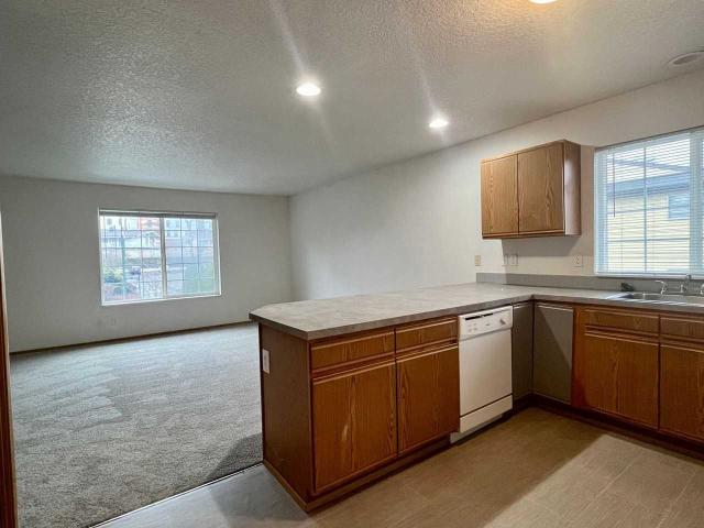 SE 32nd Ave Fourplex, Creston 2 Bedroom Apartment for Rent at 3658 Se 32nd Ave, Portland, OR 97202 Creston Kenilworth
