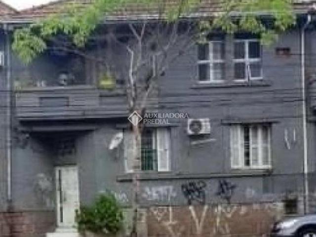 Se você busca um imóvel espaçoso, bem iluminado e com área externa privativa, esta é a oportunidade
