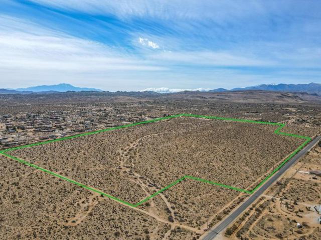 SE Aberdeen Dr, Yucca Valley, CA 92284