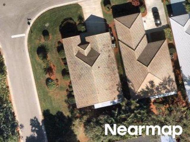 SE Holyrood Ln