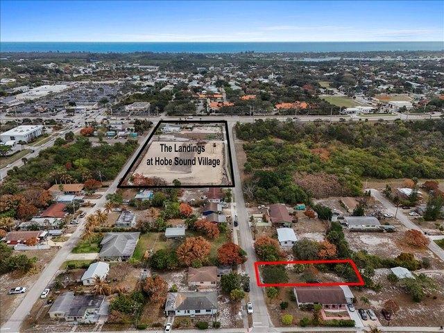SE Neptune St, Hobe Sound, FL 33455