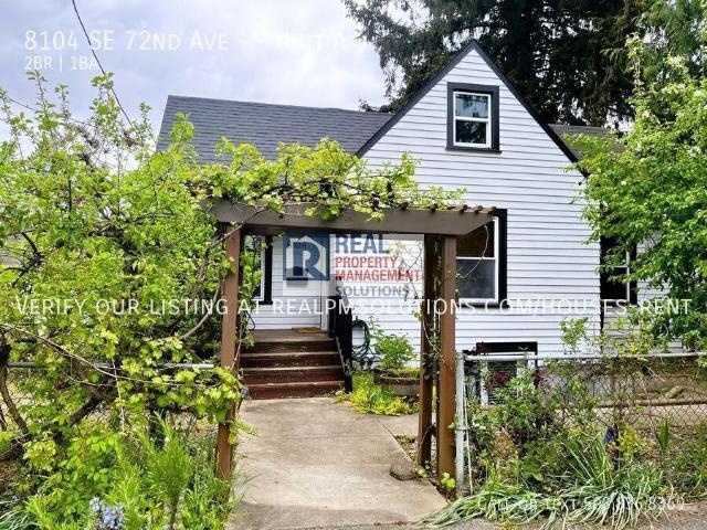 SE Portland Gem w/ Designer Kitchen + Outdoor Oasis