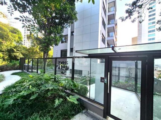 Semi mobiliado. 3 dorm. 154m² área privativa. 2 vagas individuais