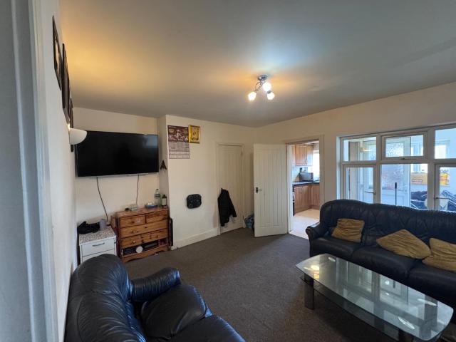 Semi Detached Four Bedroom House to Rent Southall