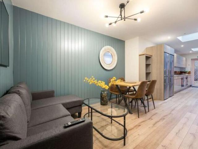Semi detached house for rent in Masons Road, OX3