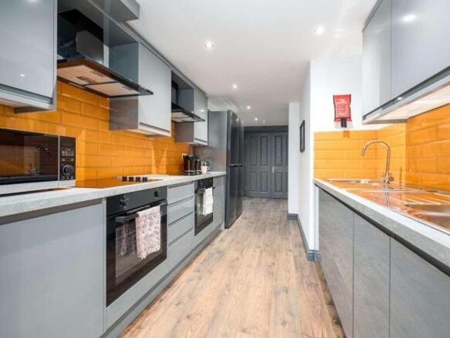 Semi detached house for rent in Sandy Lane, OX4