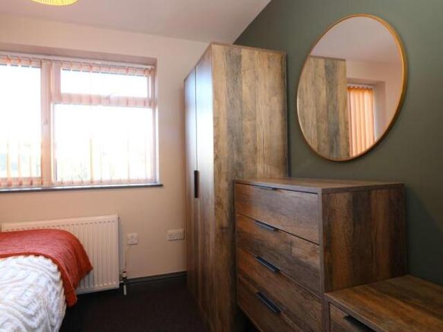 Semi detached house for rent in The Grates, OX4