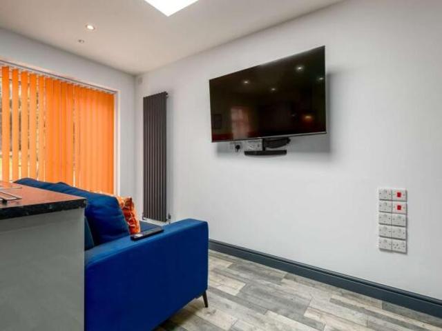 Semi detached house for rent in Westminster Way, OX2