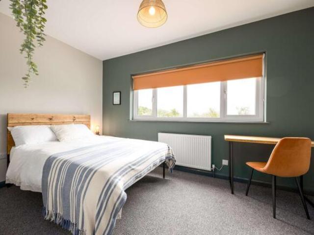 Semi detached house for rent in Westminster Way, OX2