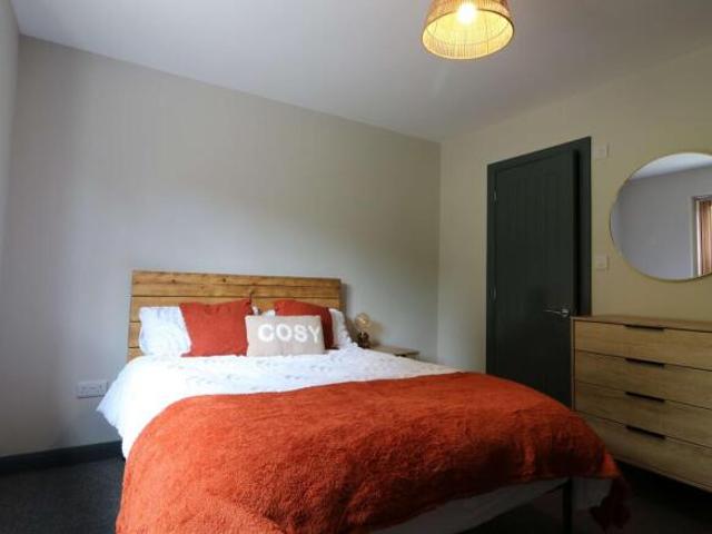 Semi detached house for rent in Westminster Way, OX2