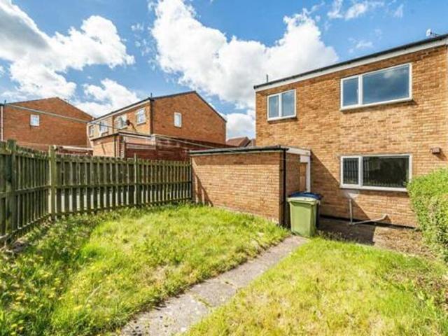Semi detached House For Sale In Middlecroft