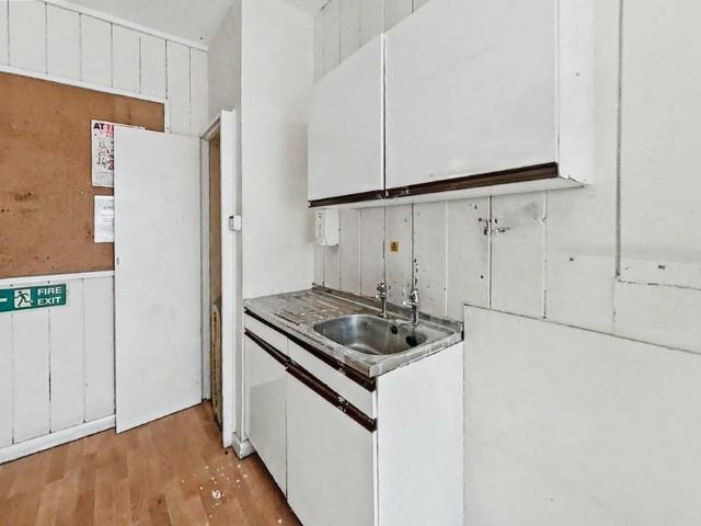 Semi detached house for sale