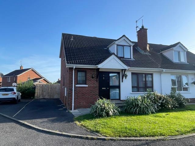 Semi Detached House in 62 Allengrove, Lurgan, BT67 9HF