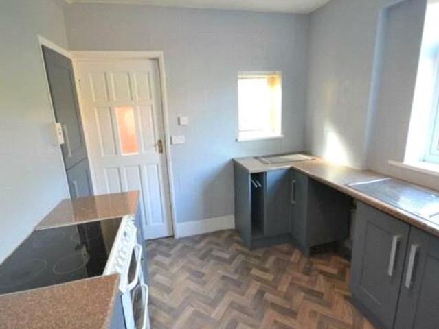Semi Detached House Property to let Willow Road, Tyne and Wear £850pcm Pat Robson