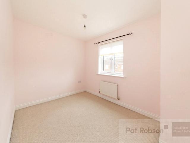 Semi Detached House Property to let Earlsmeadow, Newcastle upon Tyne £1,100pcm Pat Robson