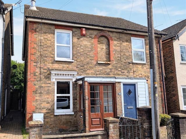 Semi Detached House to let in Station Road, Horsham, RH13 RH13 5EY | Courtney Green