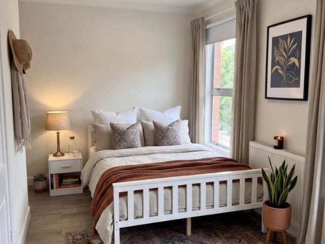 Semi detached house to rent