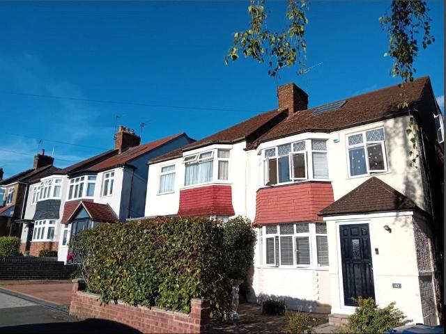 Semi detached house to rent