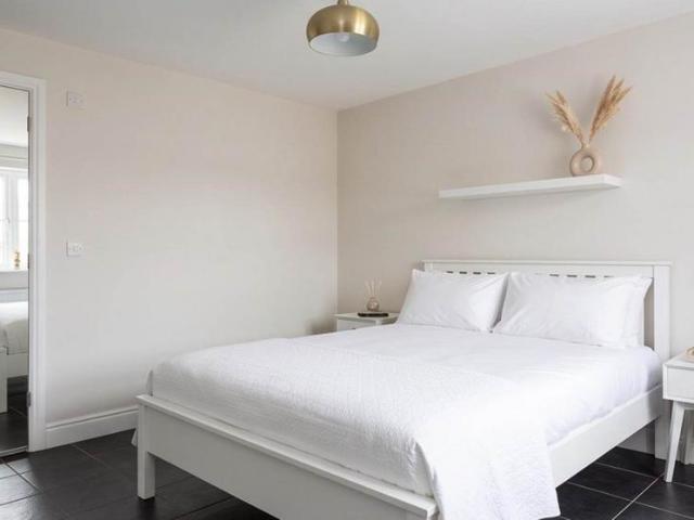Semi detached house to rent