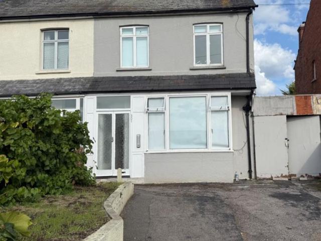 Semi detached house to rent