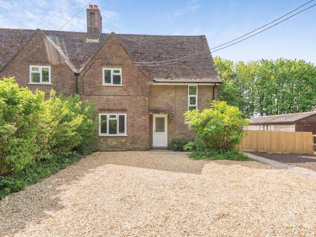3 bedroom semi detached house to rent