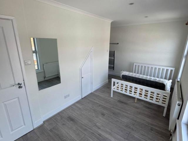 Semi detached house to rent
