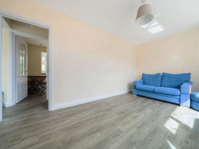 Semi detached House to rent Cambridge Road, Rochester, ME2