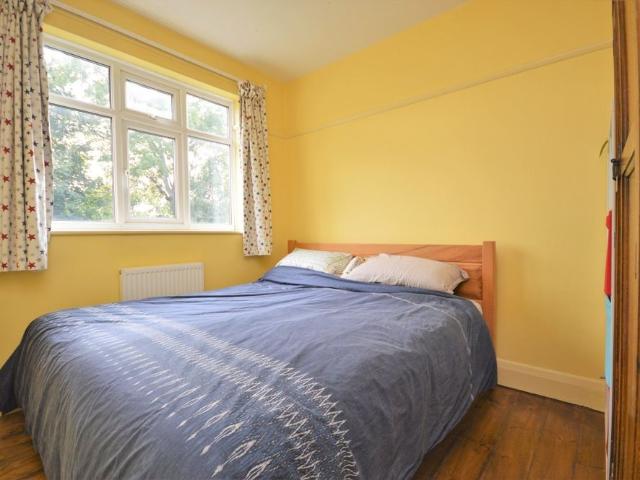Semi detached House to rent Chudleigh Road, London, SE4