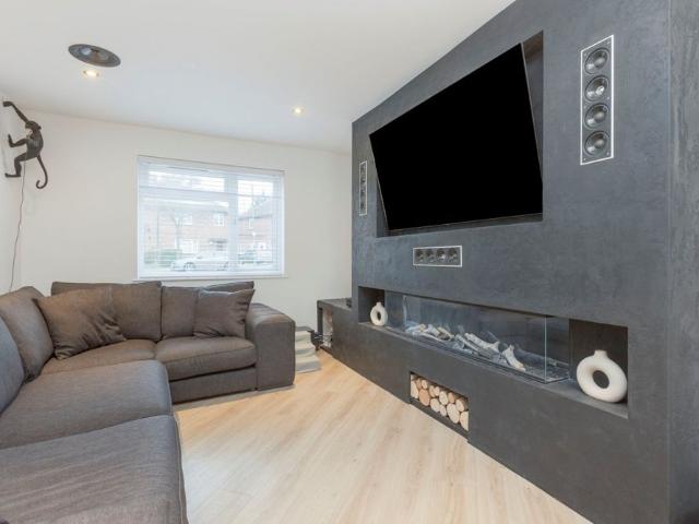 Semi detached House to rent Frinton Road, Sidcup, DA14