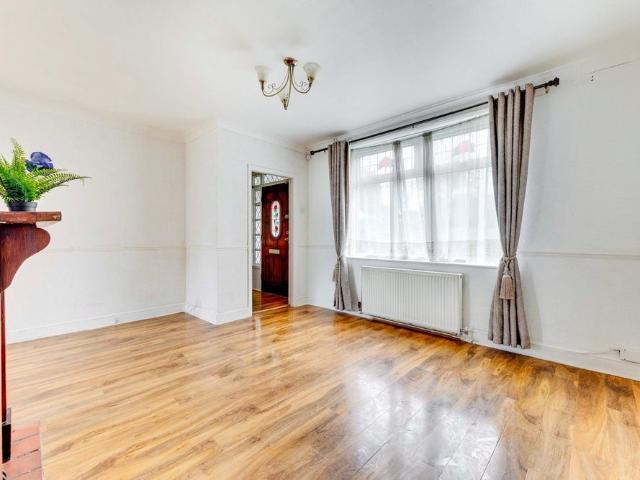 Semi detached House to rent Horsell Road, Oprington, BR5