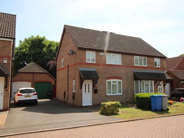 Semi Detached House To Rent In Copse Close, Burton Latimer, North Northamptonshire, NN15