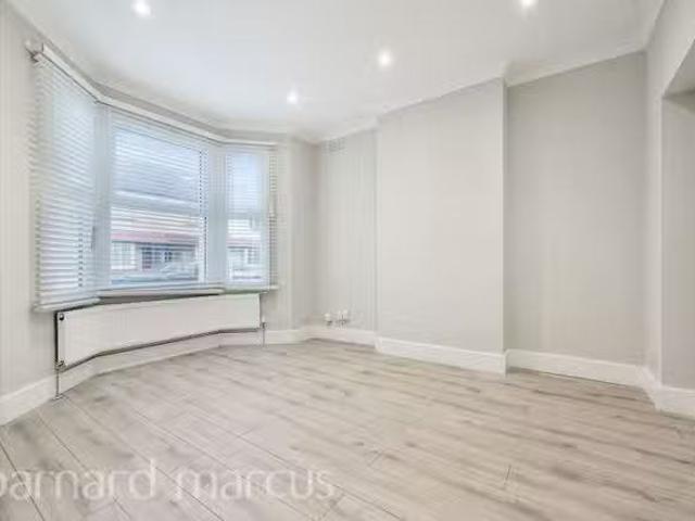 Semi detached house to rent in Davidson Road, Croydon CR0