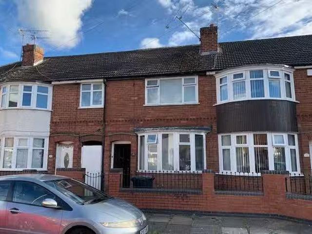 Semi detached house to rent in The Brianway, Leicester LE5