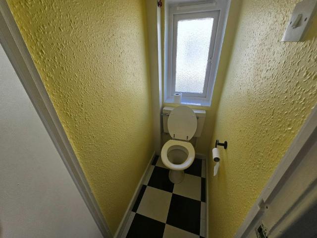 Semi detached house to rent on