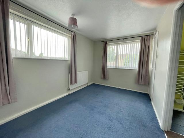 Semi detached house to rent on