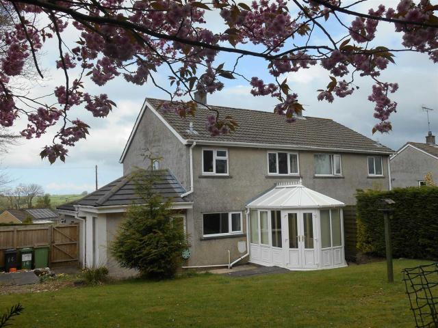 Semi Detached to let