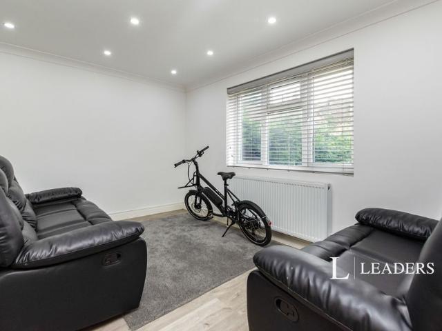 semi detached to rent Redstone Hill, Redhill, RH1
