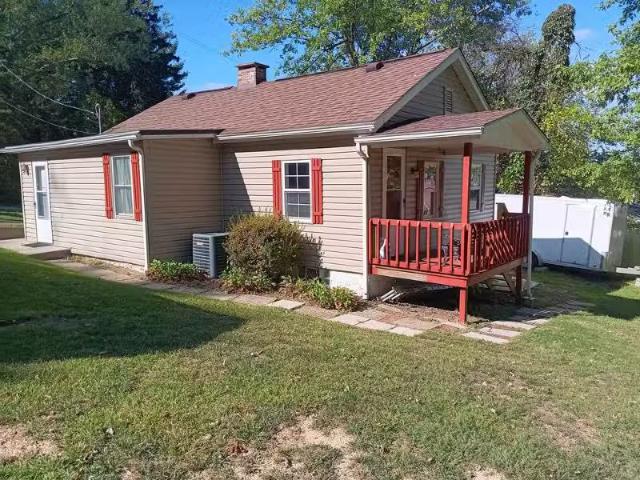 semi private 2 bedroom house 107 Sally Ln