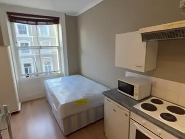 Semi Studio To Rent