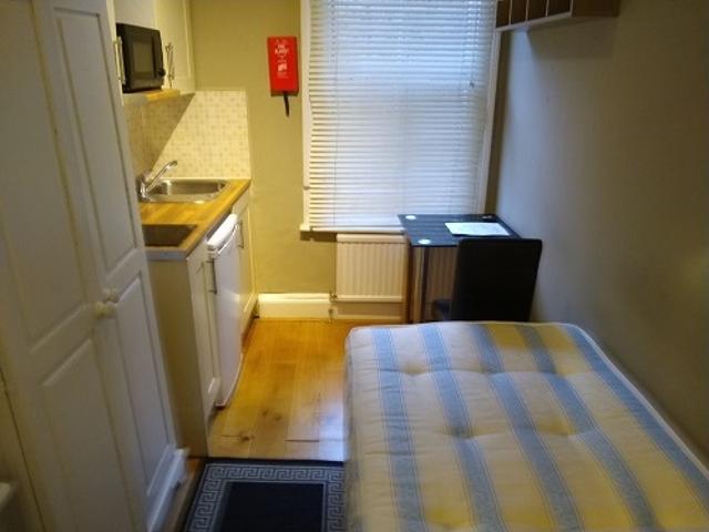 Semi Studio To Rent