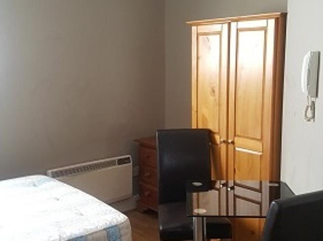 Semi Studio To Rent