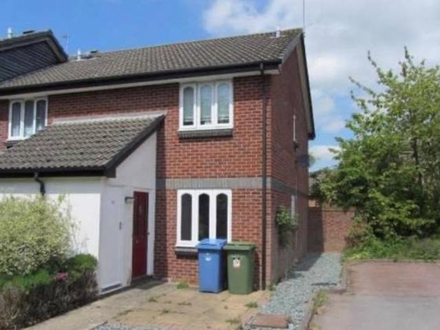 Semidetached house for rent in Wythemede Foxley Fields Binfield RG42